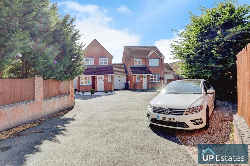 The Paddocks, Beatty Close, Hinckley 3 bed detached house - £289,000