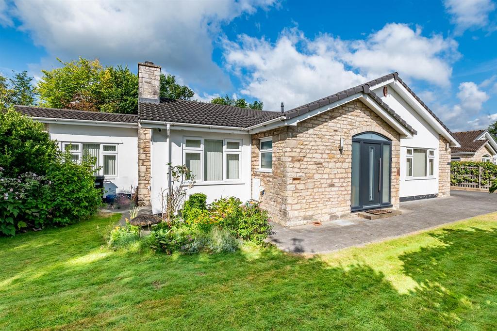 Homefield Close, Saltford, Bristol 3 bed detached bungalow - £624,000