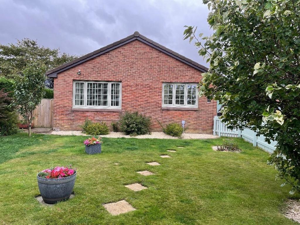Chiltern Close, East Ord... 2 bed detached bungalow - £335,000
