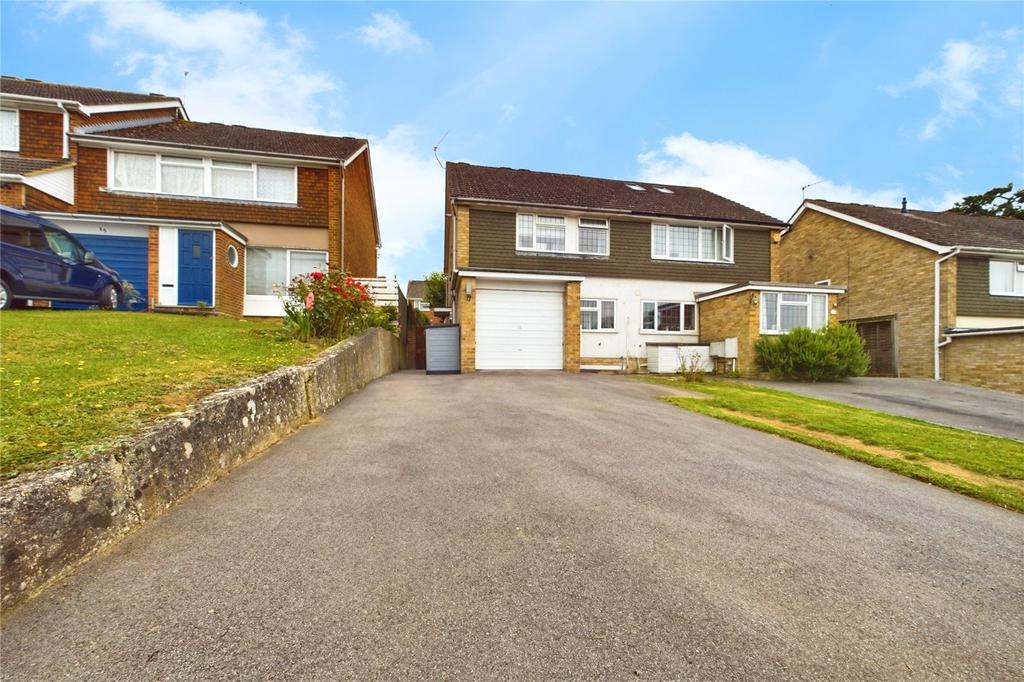 Robin Way, Tilehurst, Reading... 2 bed semi-detached house - £340,000