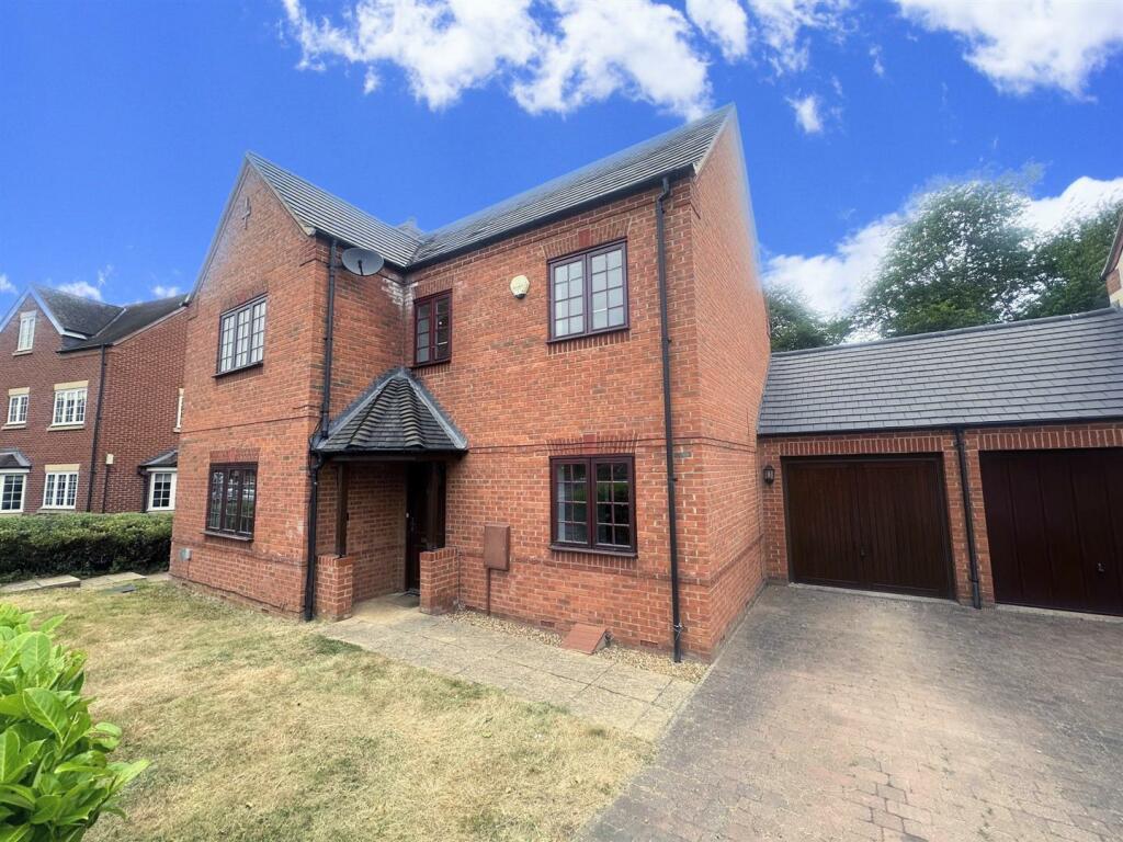 Dean Forest Way, Broughton 4 bed detached house - £2,500 pcm (£577 pw)