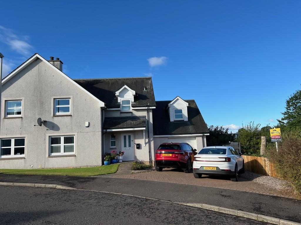 Cameron Walk, Burrelton, Blairgowrie 3 bed semi-detached house - £260,000