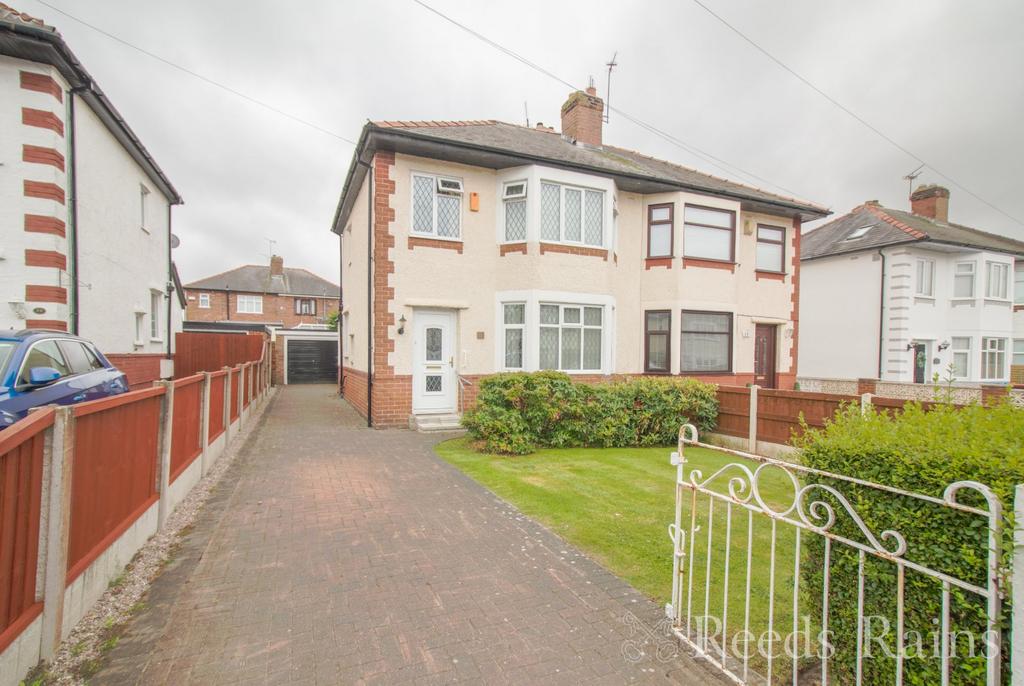 Dale Drive, Ellesmere Port CH65 3 bed semi-detached house - £170,000