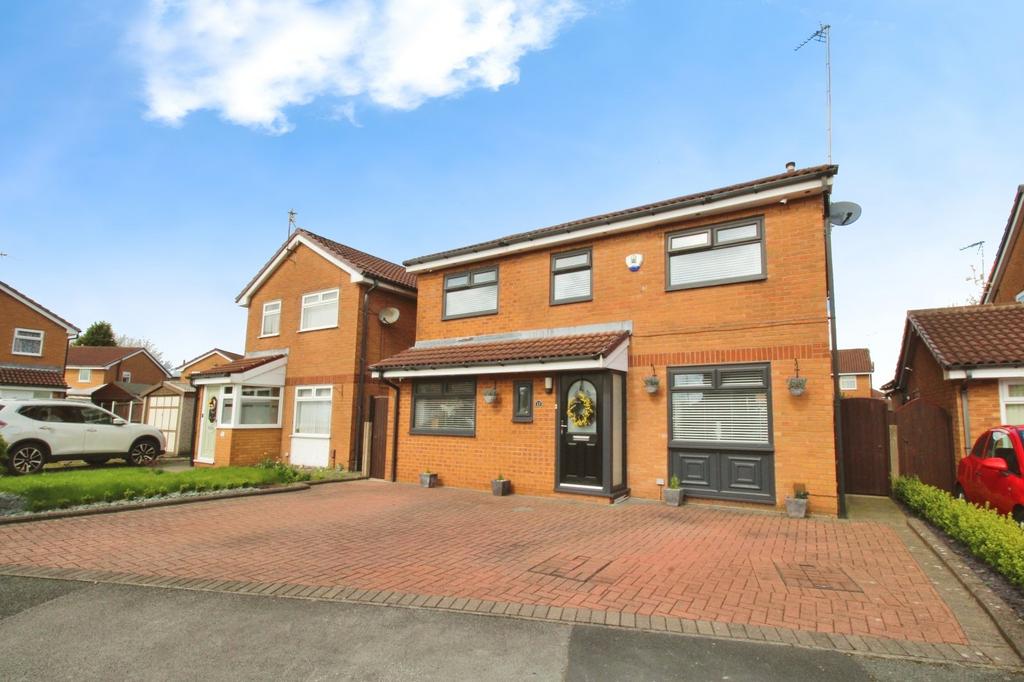 Maypool Drive, Stockport SK5 5 bed detached house - £390,000