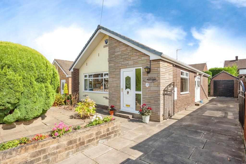 Swillington Lane, Leeds LS26 2 bed bungalow for sale - £294,000