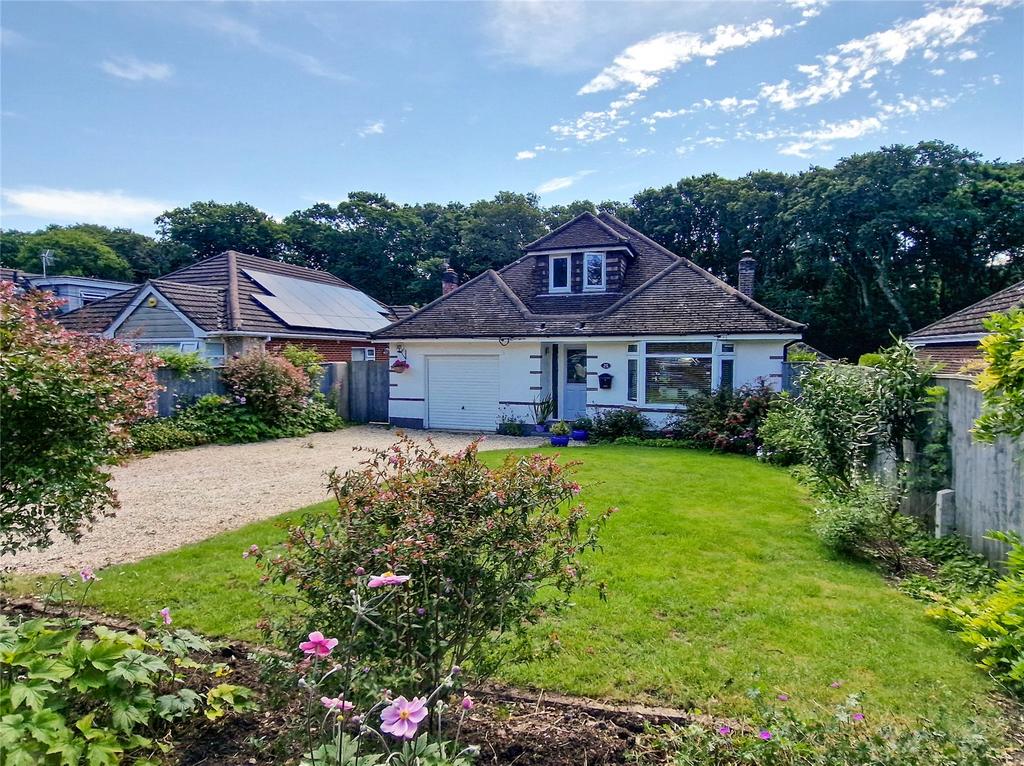 Elphinstone Road, Highcliffe... 4 bed bungalow for sale - £750,000