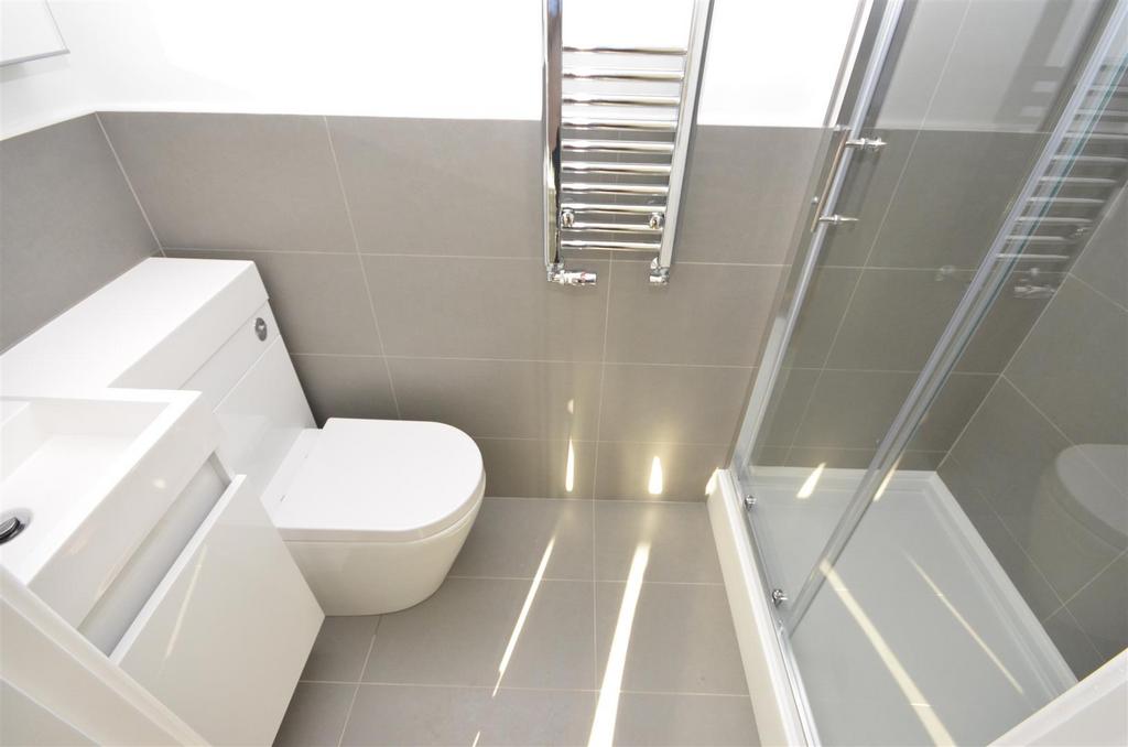 Reginald Street, Luton 1 bed in a house share - £725 pcm (£167 pw)