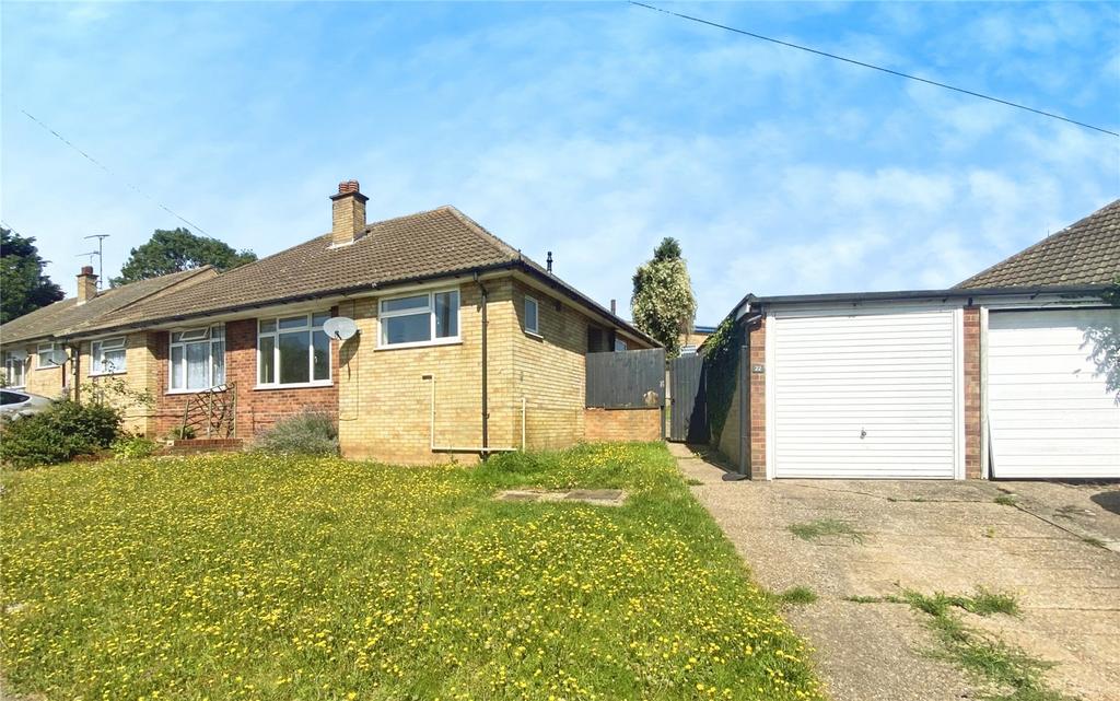 Royston Drive, Ipswich, Suffolk, IP2 2 bed bungalow - £215,000
