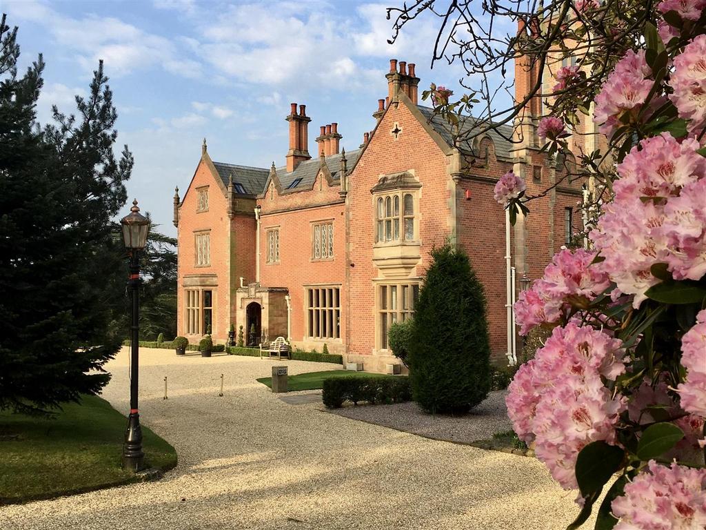 6 Norcliffe Hall, Altrincham Road... 2 bed apartment for sale - £499,950