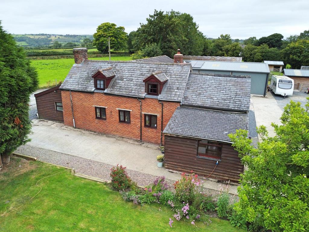 Adfa, Newtown, Powys, SY16 4 bed detached house - £495,000