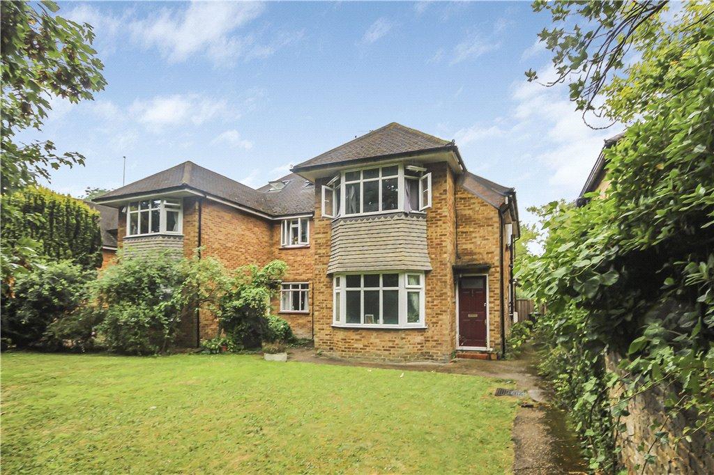 Palace Road, London, SW2 3 bed terraced house - £2,700 pcm (£623 pw)