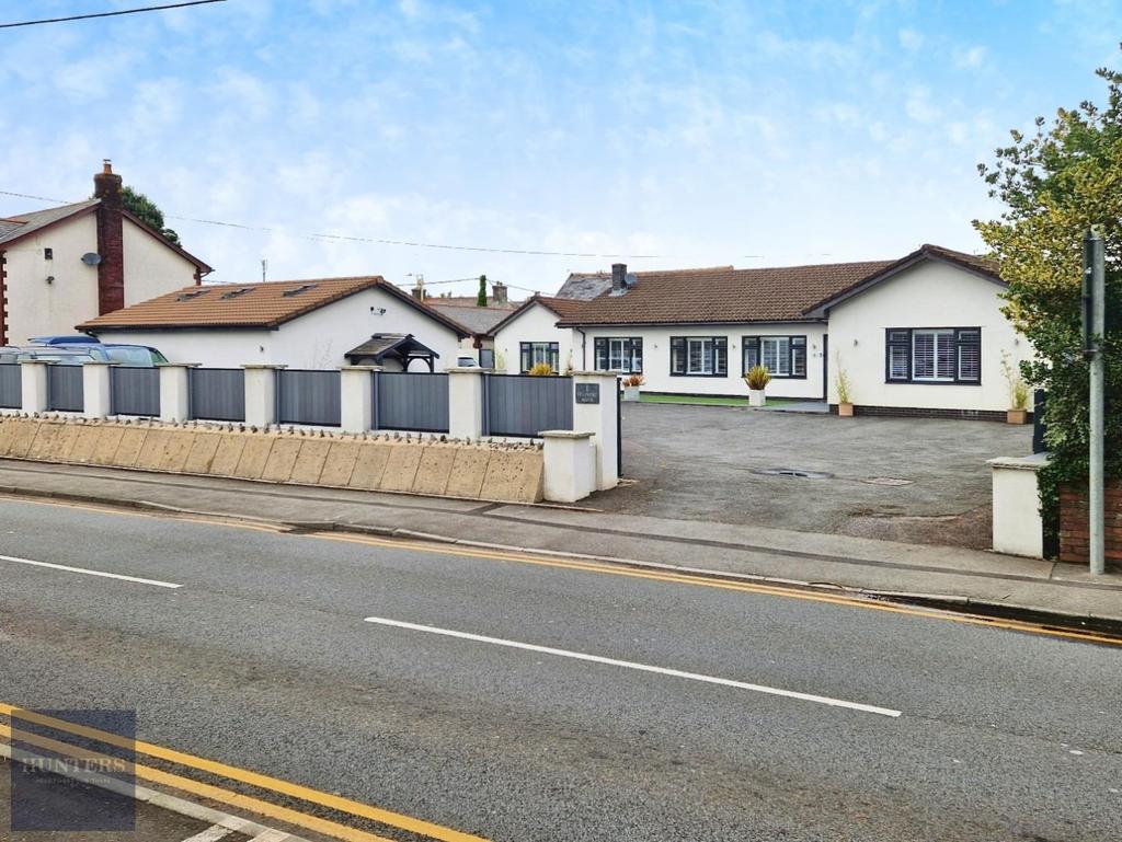 Felindre Road, Pencoed, Bridgend... 5 bed detached bungalow - £875,000