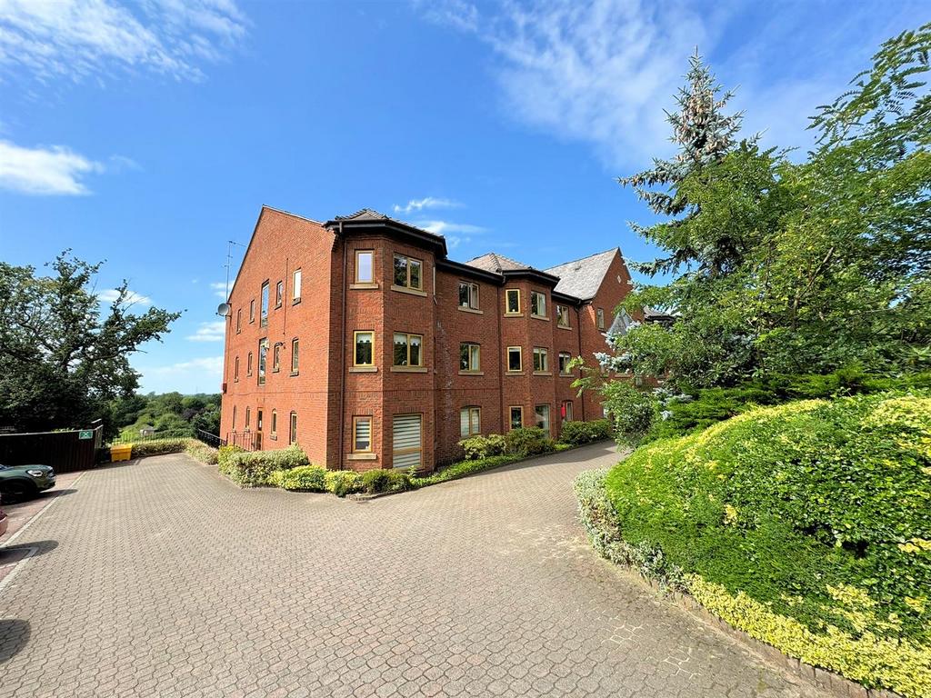 Congleton Road, Alderley Edge 1 bed apartment - £100,000