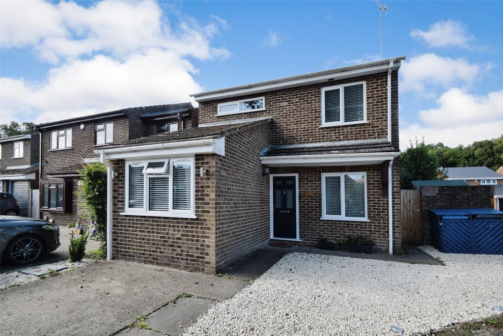 Globe Farm Lane, Camberley GU17 5 bed detached house - £525,000