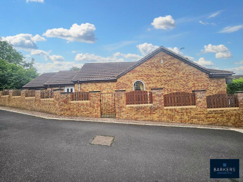 Heath Grove, Soothill, Batley 3 bed detached bungalow for sale - £350,000