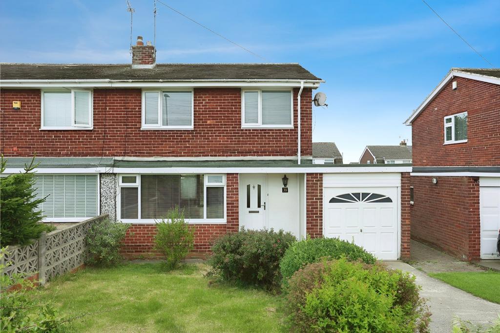 Coldstream, Chester Le Street DH2 3 bed semi-detached house - £190,000