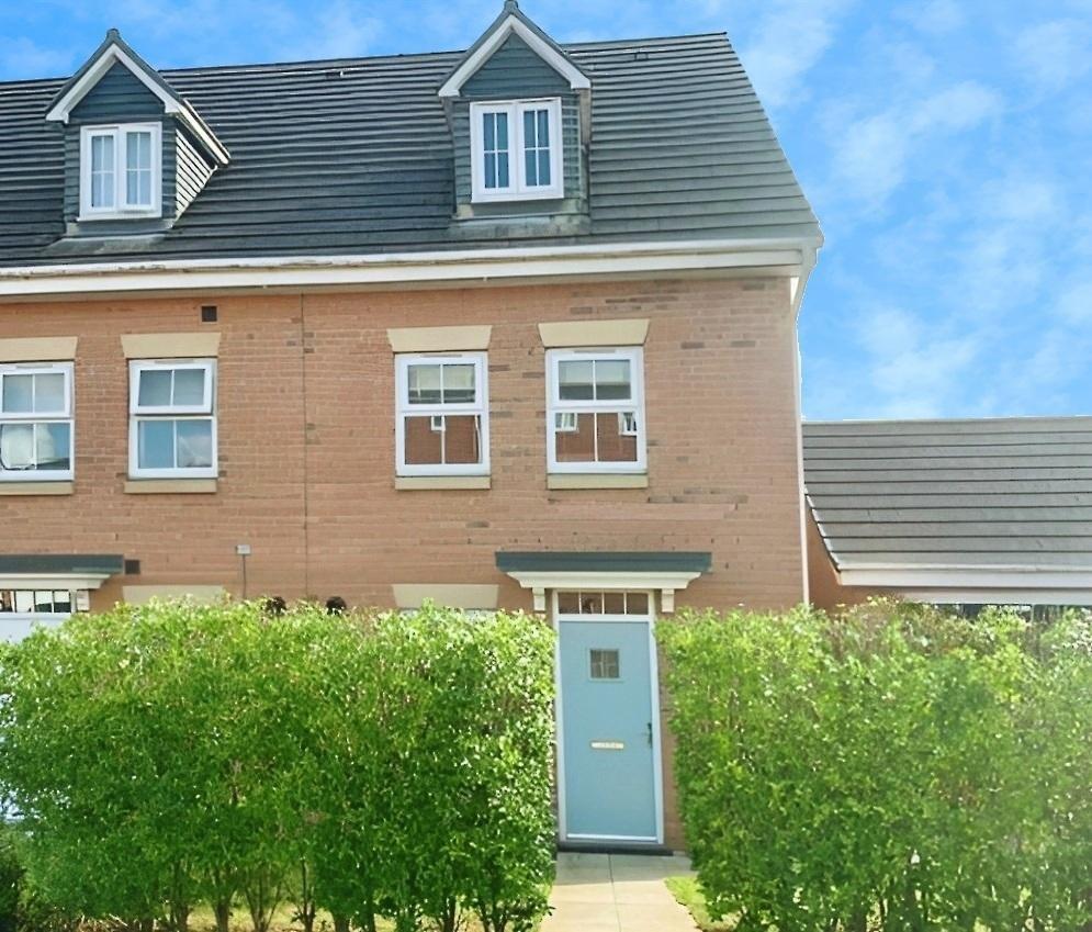 Forest Yard, Leeds LS10 3 bed end of terrace house - £1,250 pcm (£288 pw)