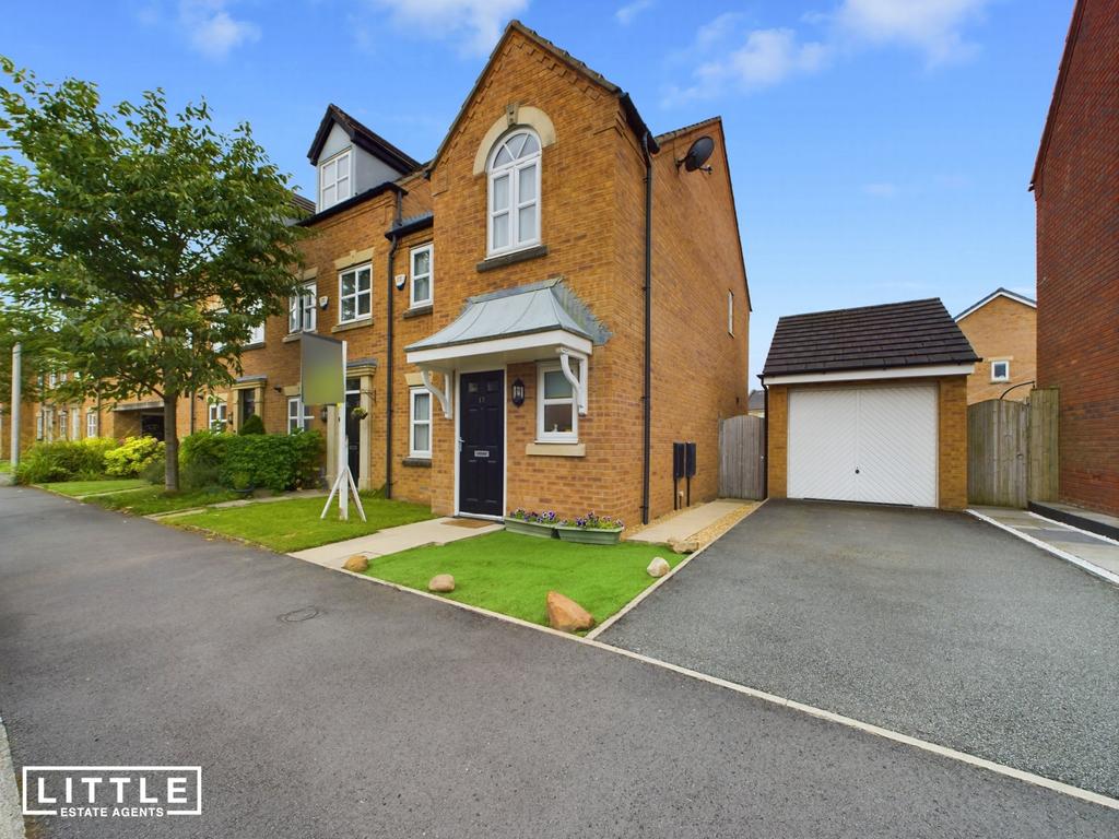 Foxfield Road, St. Helens, WA9 3 bed townhouse - £195,000