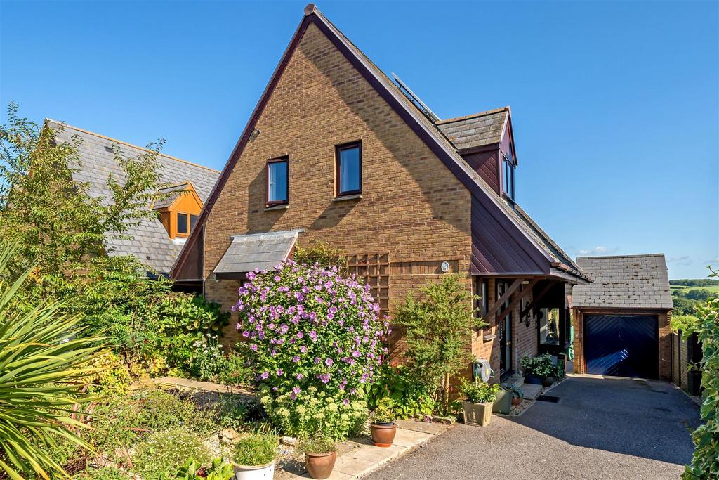 Salway Drive, Salwayash, Bridport 3 bed detached house - £395,000