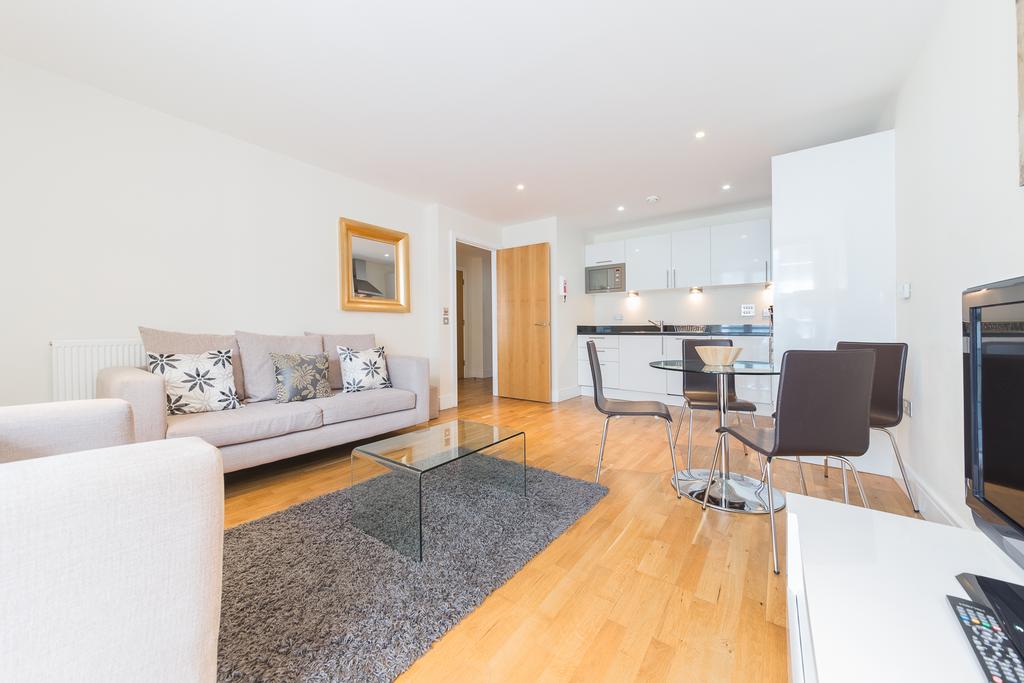 Millharbour, London E14 1 bed apartment - £2,000 pcm (£462 pw)