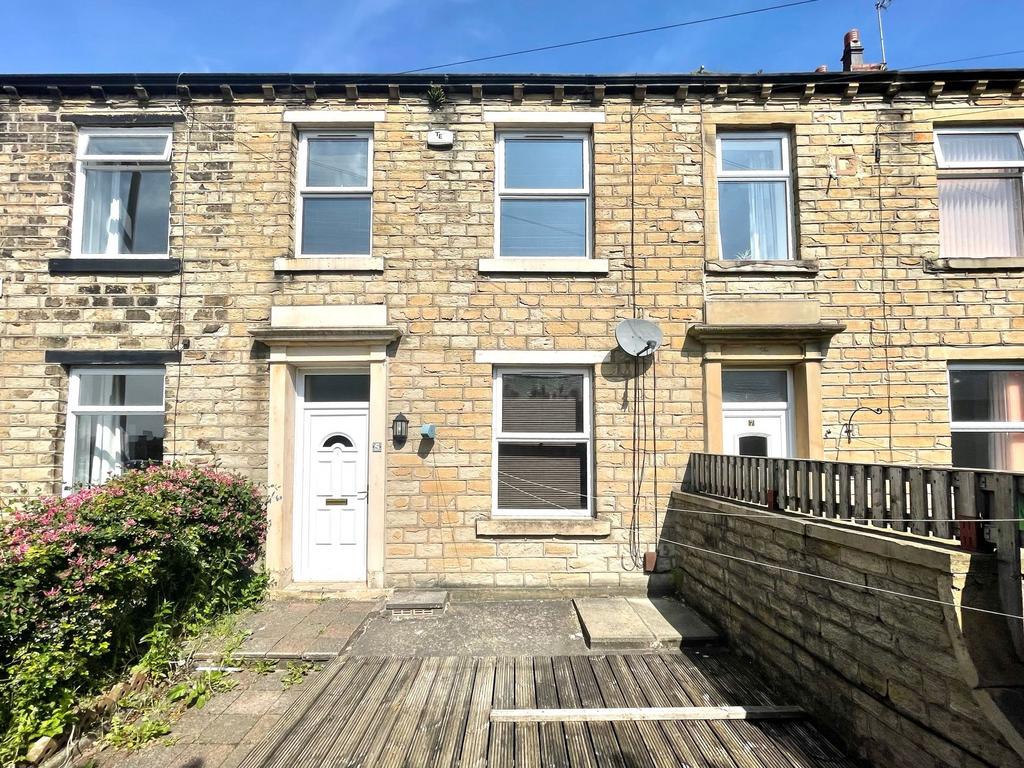 Victoria Street, Lindley, HD3 2 bed terraced house - £170,000