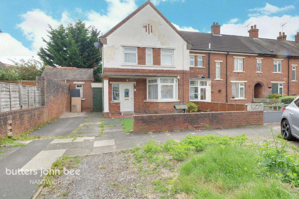 Weaver Road, Nantwich 3 bed end of terrace house - £200,000