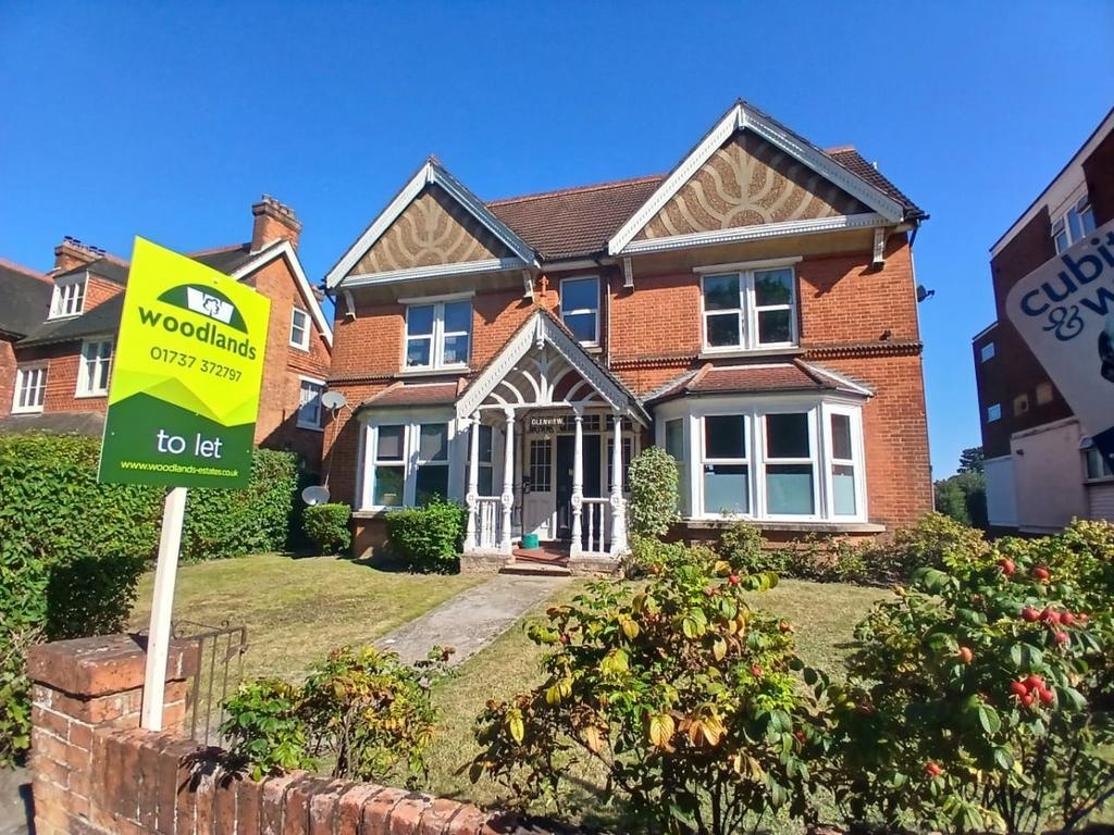 Reigate Road, Reigate 1 bed apartment - £1,000 pcm (£231 pw)