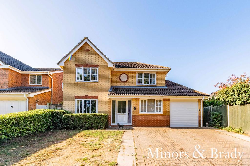 Broom Close, Taverham 4 bed detached house - £400,000