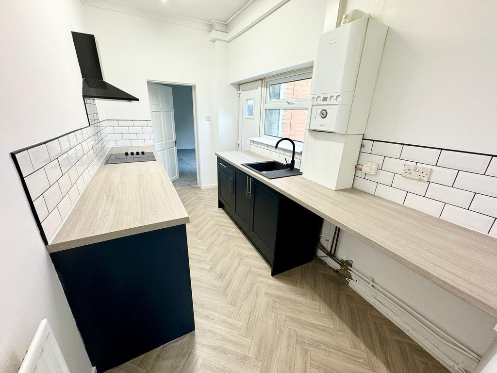 Gateshead NE8 2 bed flat - £700 pcm (£162 pw)
