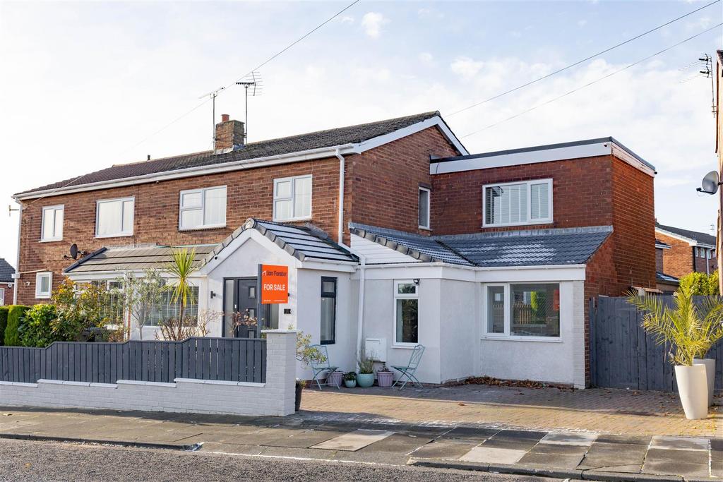Goswick Drive, Red House Farm 4 bed semi-detached house for sale - £290,000