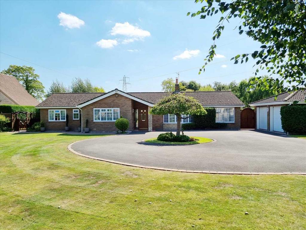 Scopwick LN4 4 bed detached bungalow - £535,000