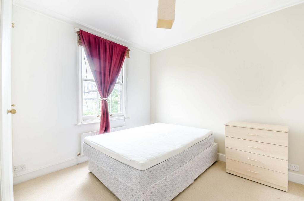 Latchmere Road, Battersea, London, SW11 2 bed house - £2,500 pcm (£577 pw)