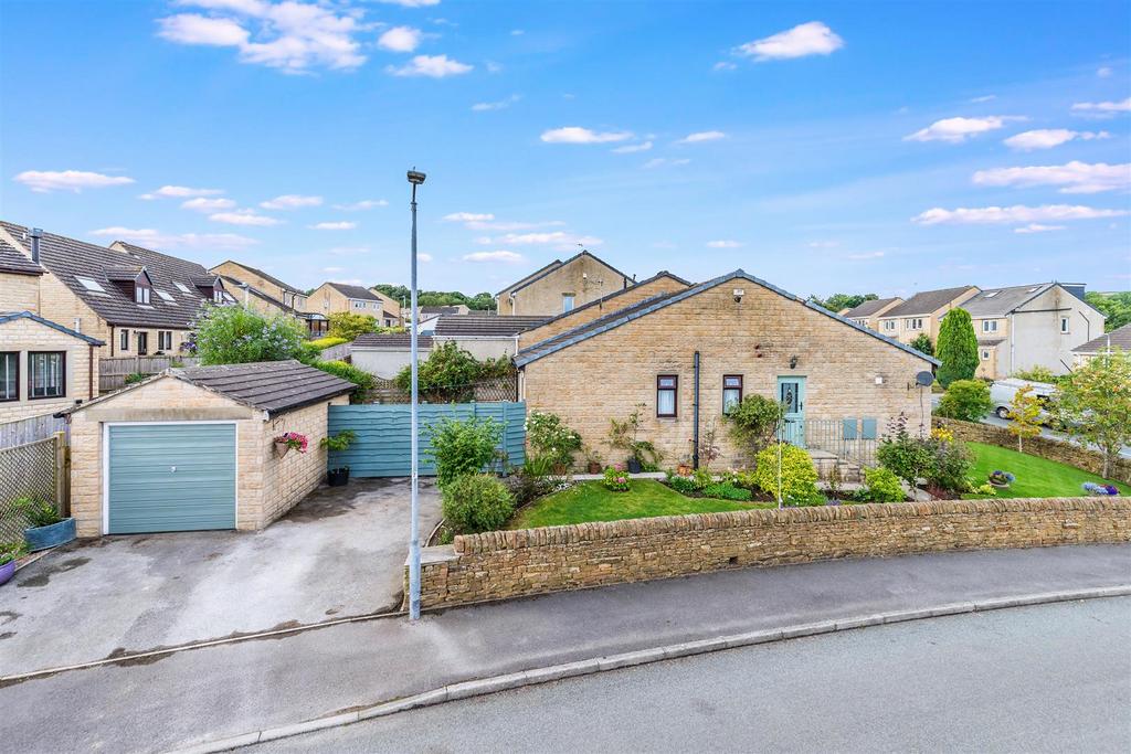 Browsfield Road, Addingham LS29 2 bed semi-detached bungalow - £365,000