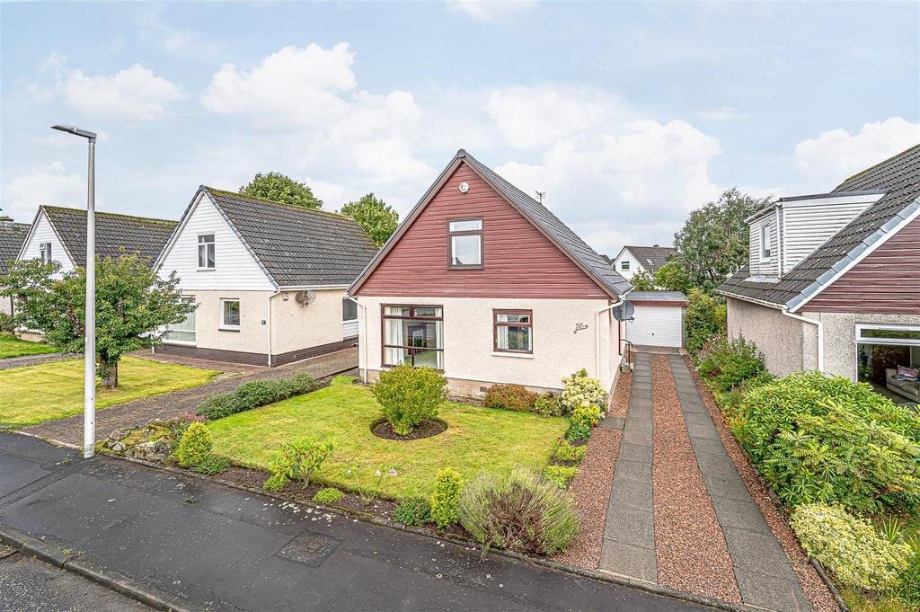 35 West Park, Carnock, KY12 9JU 4 bed detached house - £225,000