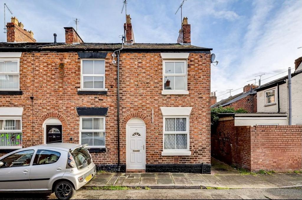 Walter Street, Chester, Cheshire, CH1 2 bed end of terrace house - £199,000