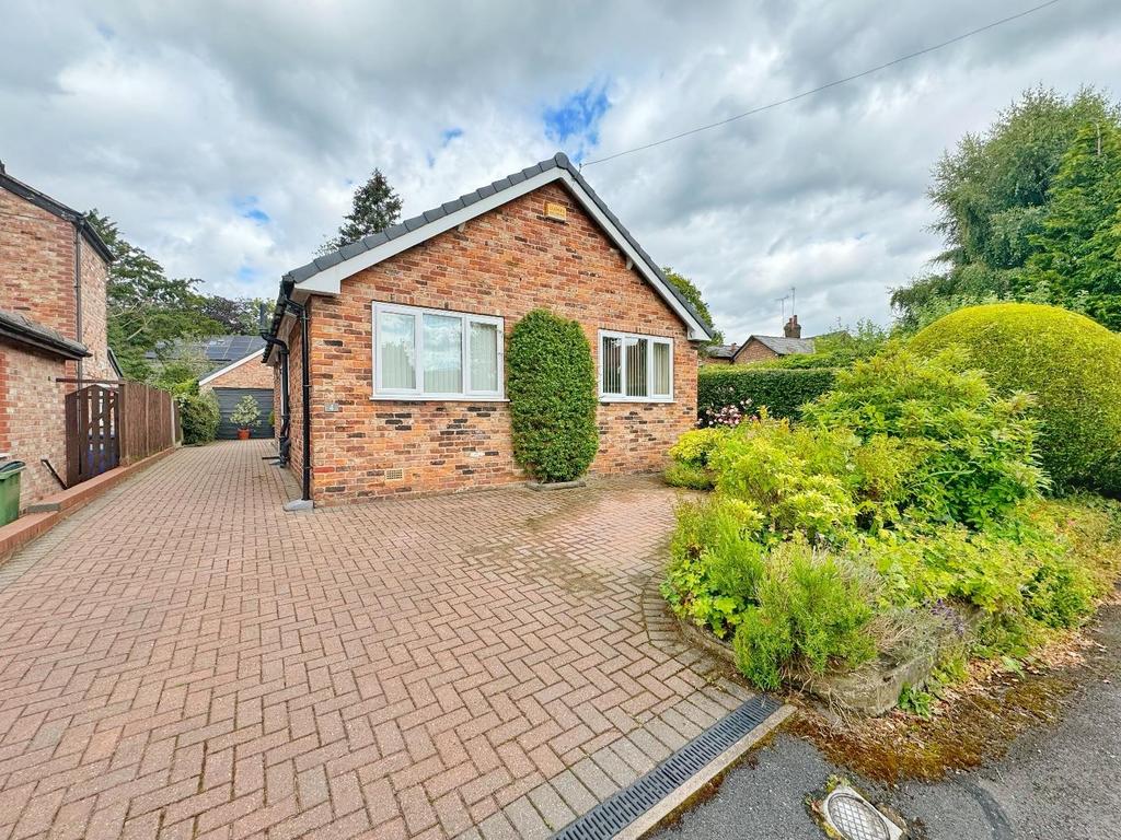 Ripley Avenue, Cheadle Hulme 2 bed detached bungalow for sale - £460,000
