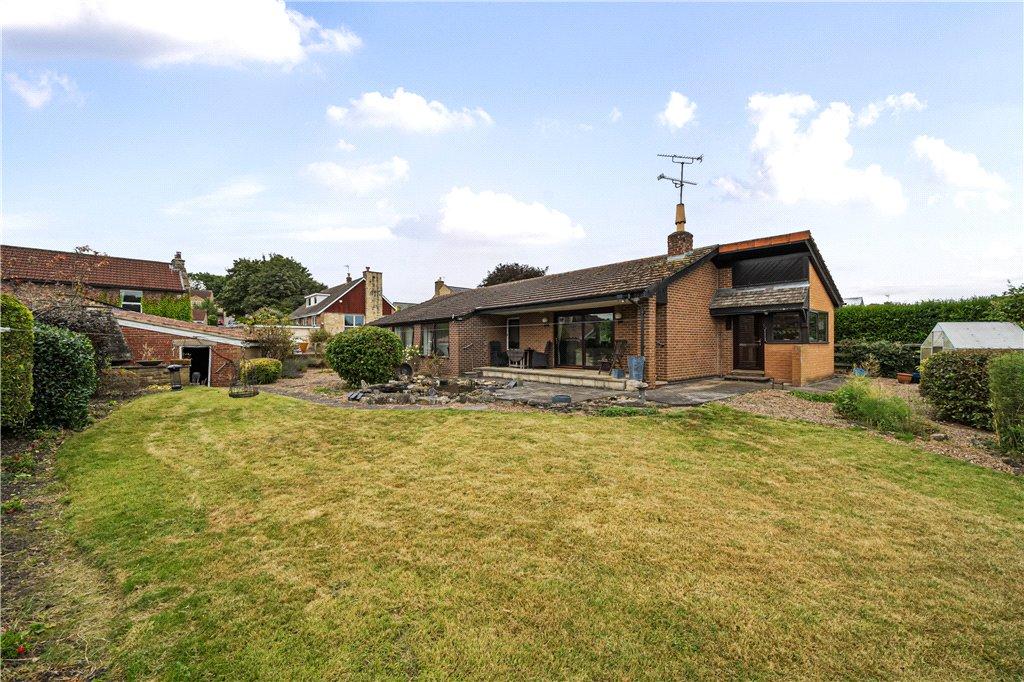 Green Lane, Stutton, Tadcaster, North... 3 bed bungalow - £465,000