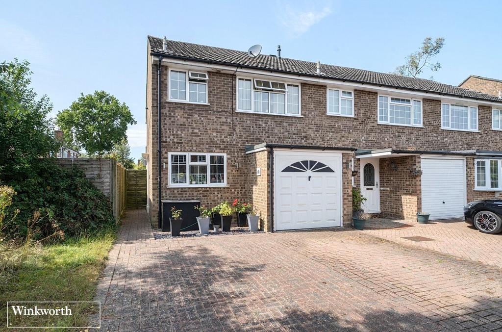 Jubilee Close, Pamber Heath... 3 bed house - £385,000