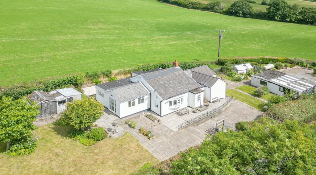 Catsash, Newport 2 bed bungalow - £475,000