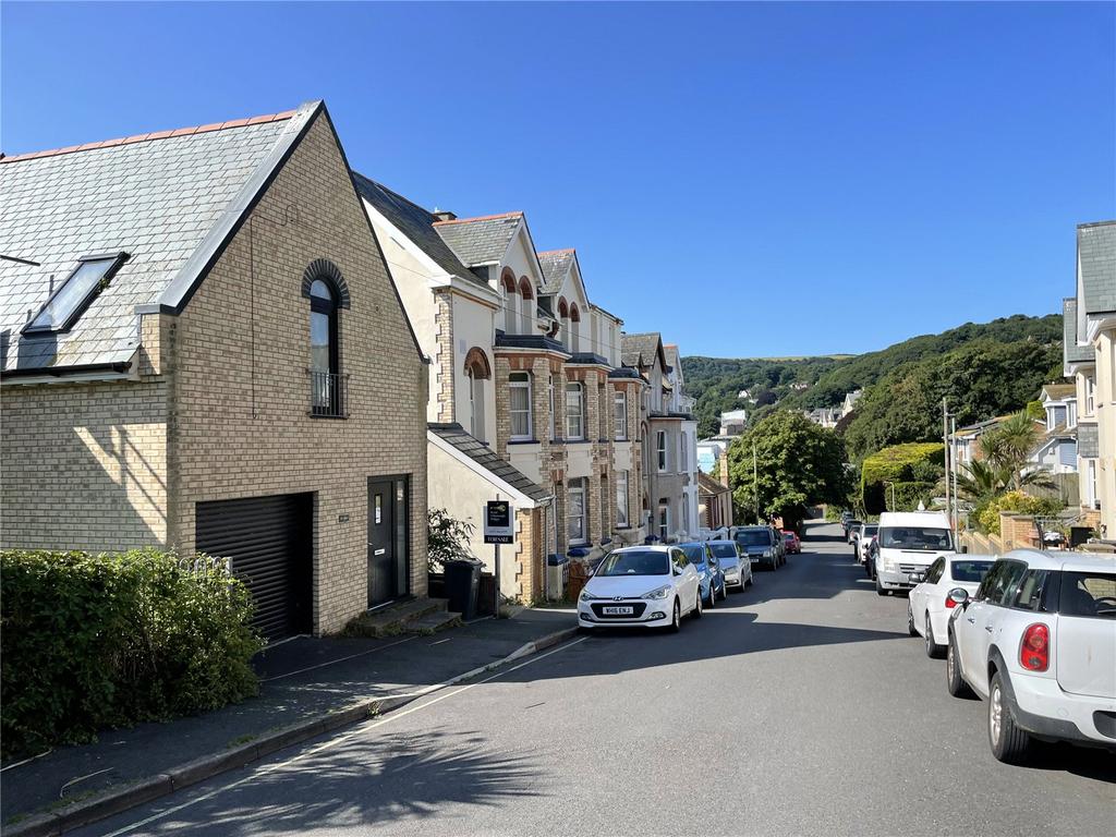 Granville Road, Ilfracombe, Devon 2 bed detached house - £250,000