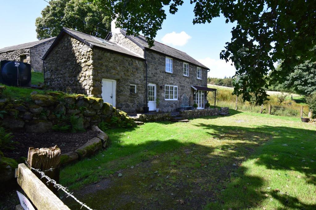 Maes Gwyn, Llanuwchllyn, Bala, LL23 7UF 3 bed detached house - £349,999