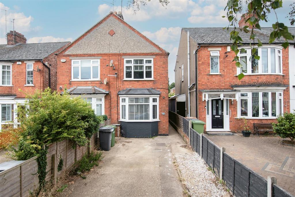 Eastfield Road, Wellingborough 3 bed semi-detached house - £229,995