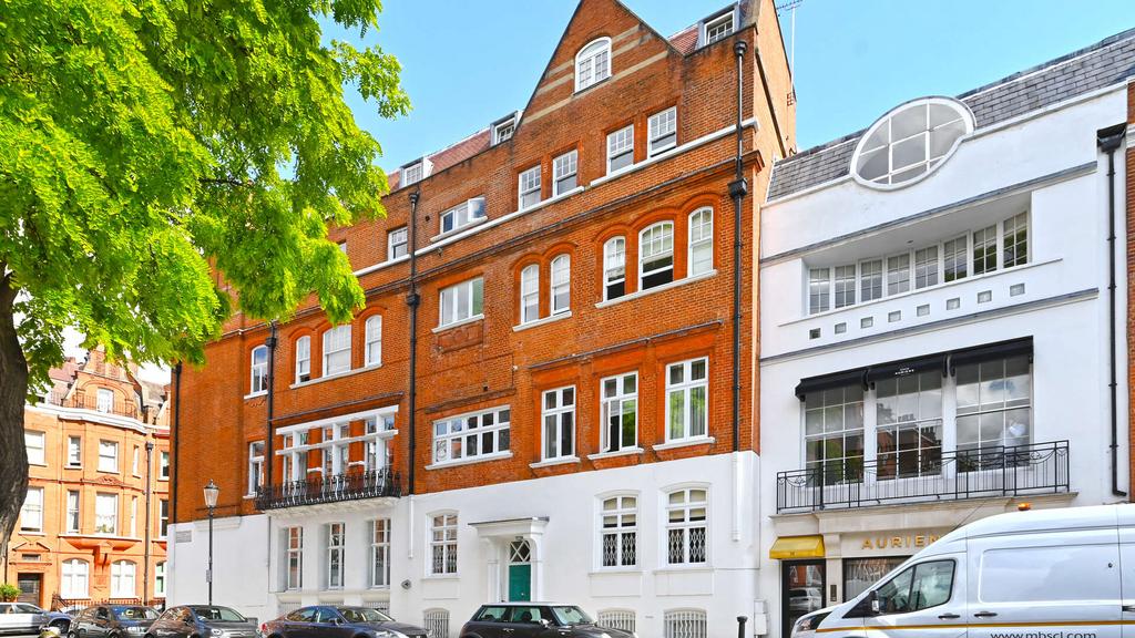 Draycott Place, London, SW3 2 bed maisonette - £1,695,000