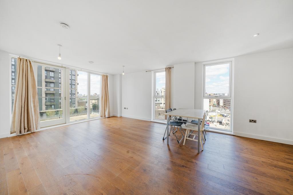 Norman Road London SE10 3 bed apartment - £2,700 pcm (£623 pw)