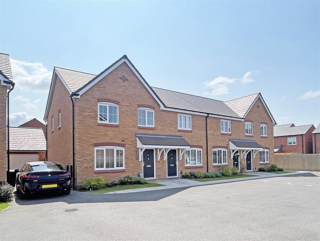 Rumsey Close, Shrewsbury 3 bed end of terrace house - £1,250 pcm (£288 pw)