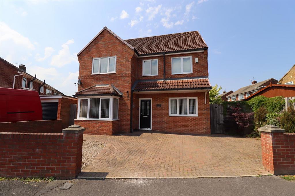 Lingfield House, Lingfield Drive... 5 bed detached house - £360,000