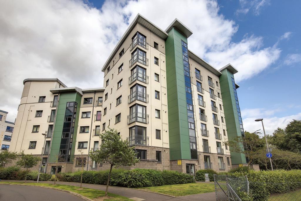 5/7 Lochend Park View, Salisbury... 2 bed flat - £215,000