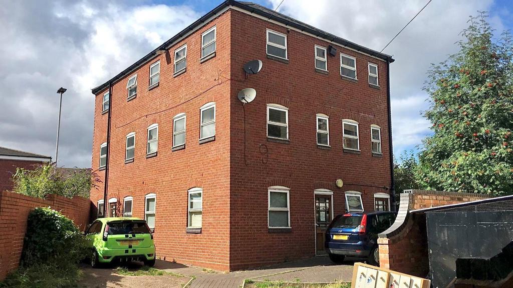 Stafford Street, Willenhall WV13 3 bed flat - £725 pcm (£167 pw)
