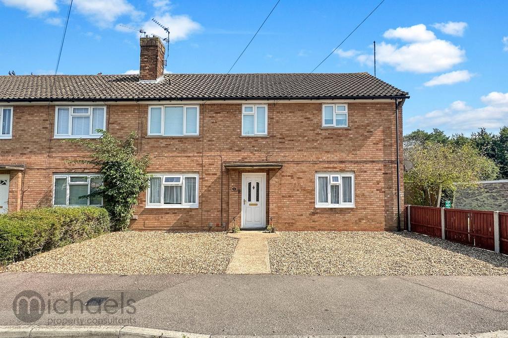 Plume Avenue, Prettygate, Colchester... 2 bed maisonette - £220,000