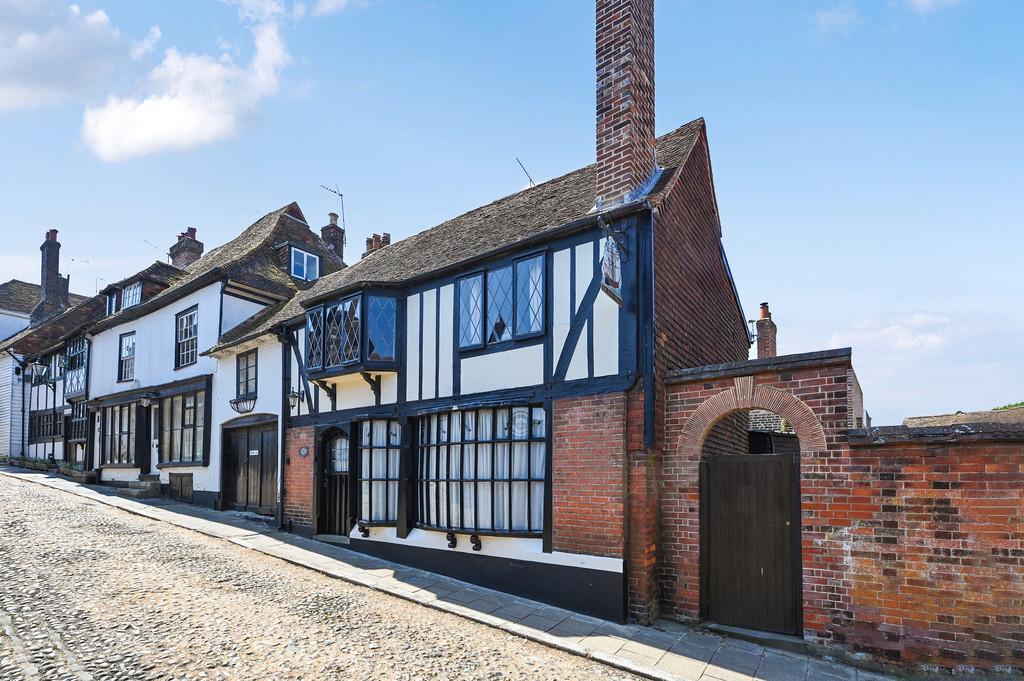 West Street, Rye, East Sussex TN31 7ES 3 bed townhouse for sale - £525,000